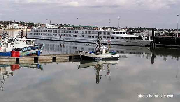 Bernezac.com - Le port de Royan, plaisance, pêche, bac-ferry
